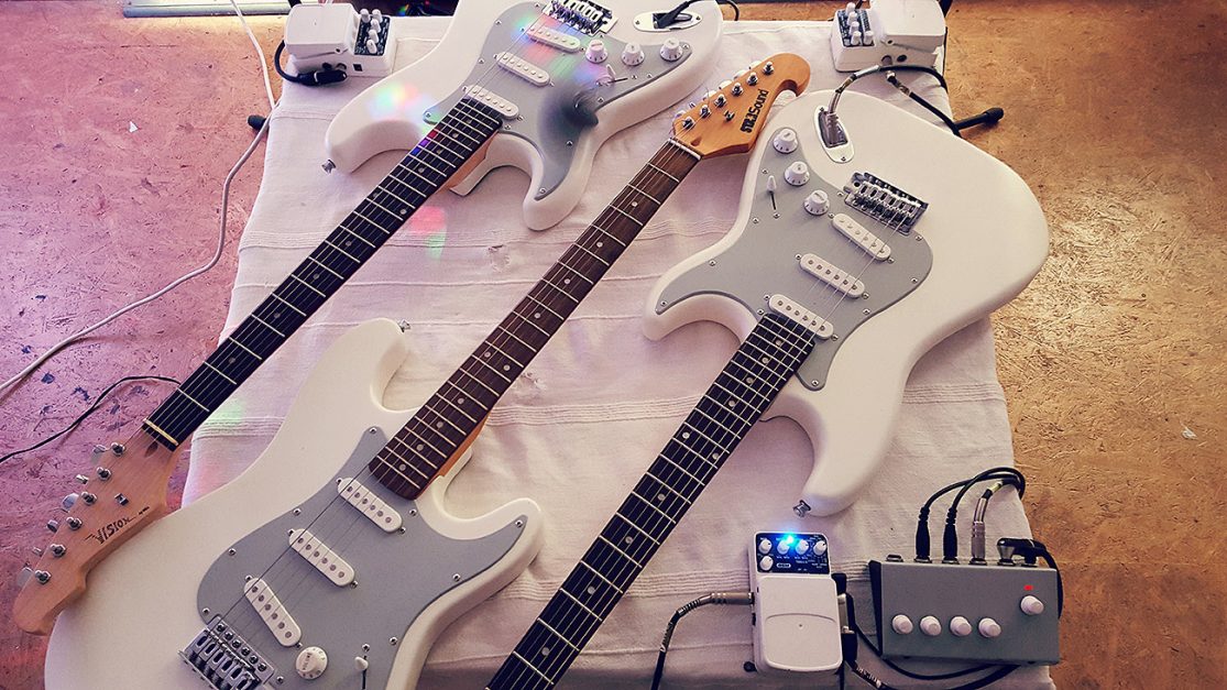 Oscillations – Installation for three Guitars, a Pendulum and an ...